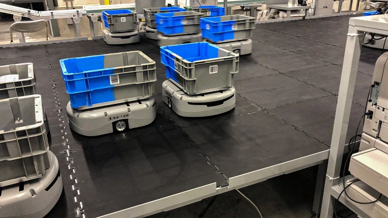 立镖机器人 - 智能分拣机器人 柔性智能分拣解决方案